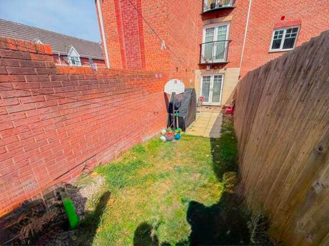 2 bedroom flat for sale in Canterbury Close, Birmingham, B23 7QL, B23