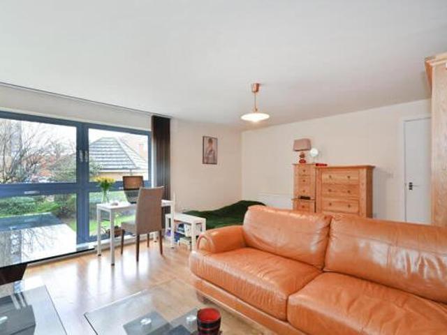 2 Bedroom Flat For Sale In Canary Wharf