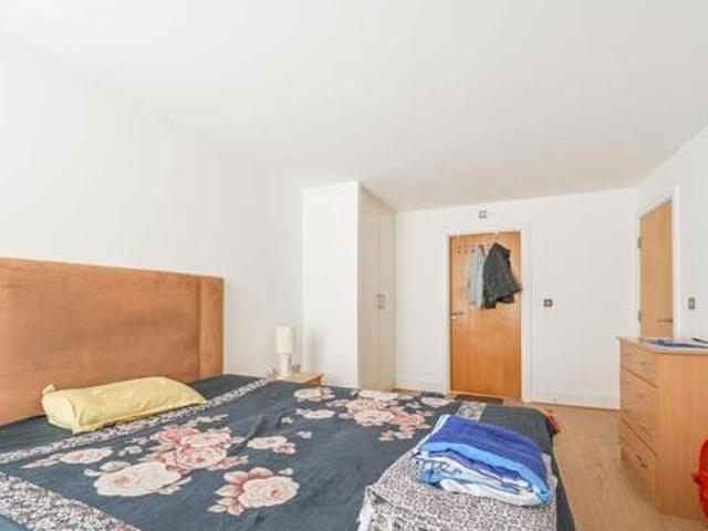 2 Bedroom Flat For Sale In Canary Wharf, London