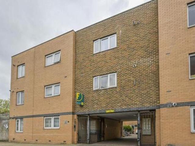 2 Bedroom Flat For Sale In Canary Wharf, London
