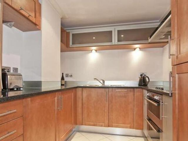 2 Bedroom Flat For Sale In Canary Wharf, London