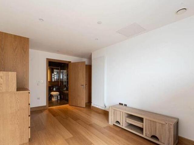 2 Bedroom Flat For Sale In Canary Wharf, London