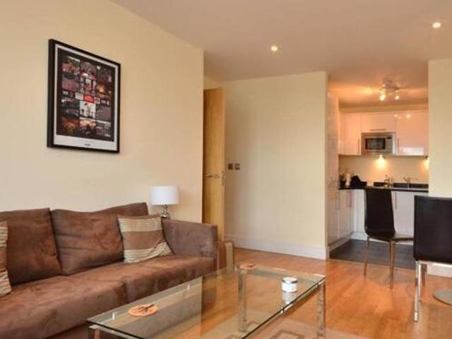 2 Bedroom Flat For Sale In Canary Wharf, London