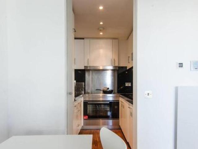 2 Bedroom Flat For Sale In Canary Wharf, London