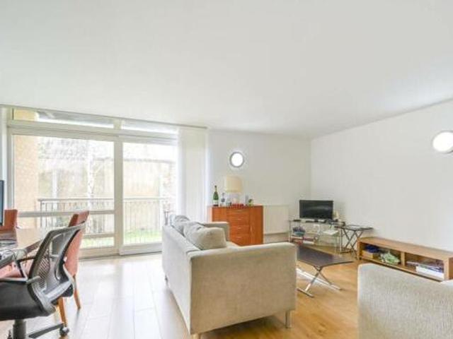 2 Bedroom Flat For Sale In Canary Wharf, London