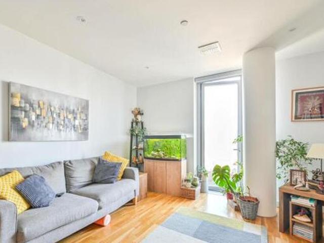 2 Bedroom Flat For Sale In Canary Wharf, London