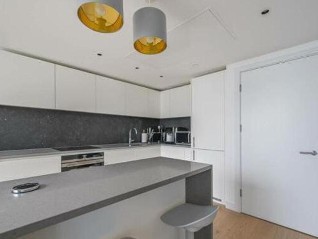 2 Bedroom Flat For Sale In Canary Wharf, London