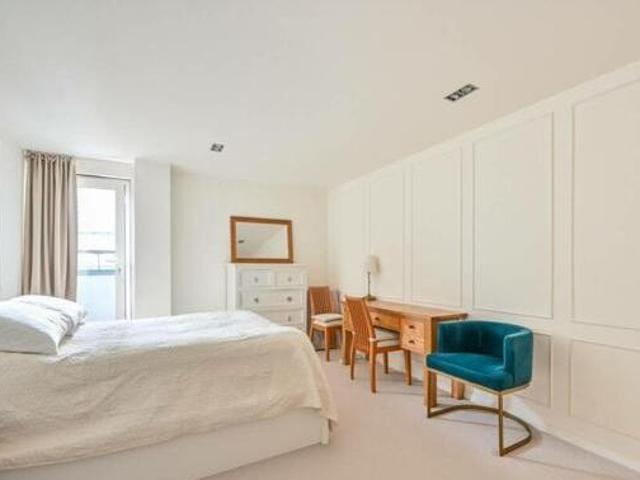 2 Bedroom Flat For Sale In Canary Wharf, London