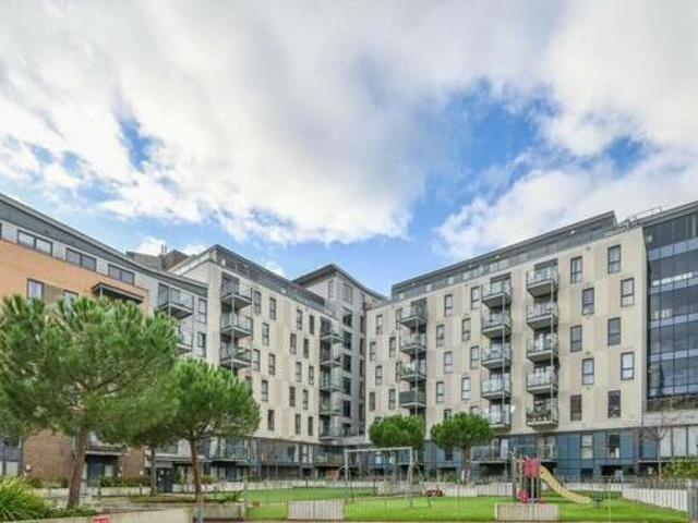 2 Bedroom Flat For Sale In Canning Town, London