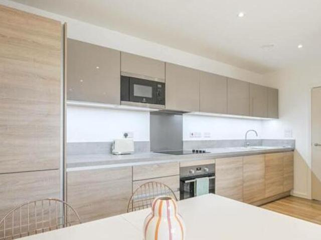 2 Bedroom Flat For Sale In Canning Town, London