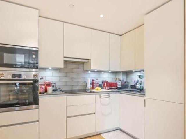 2 Bedroom Flat For Sale In Canning Town, London