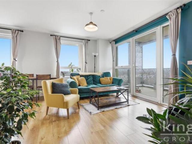 2 bedroom flat for sale in Cannon Road, London, N17