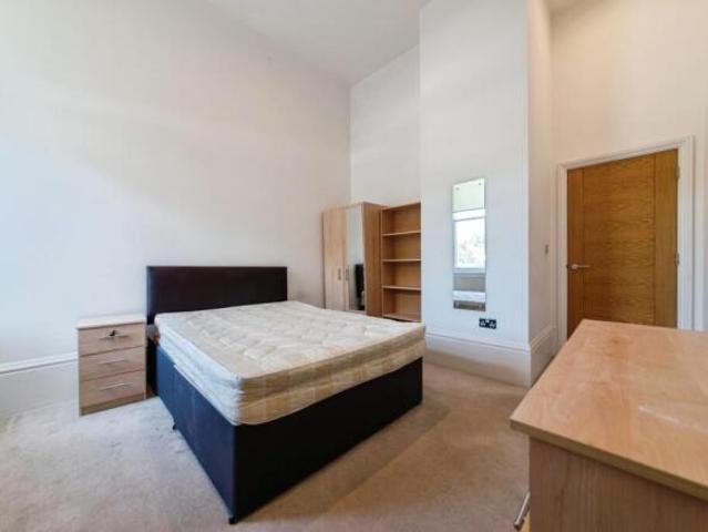 2 bedroom flat for sale in Caistor Drive, Bracebridge Heath, Lincoln, Lincolnshire, LN4