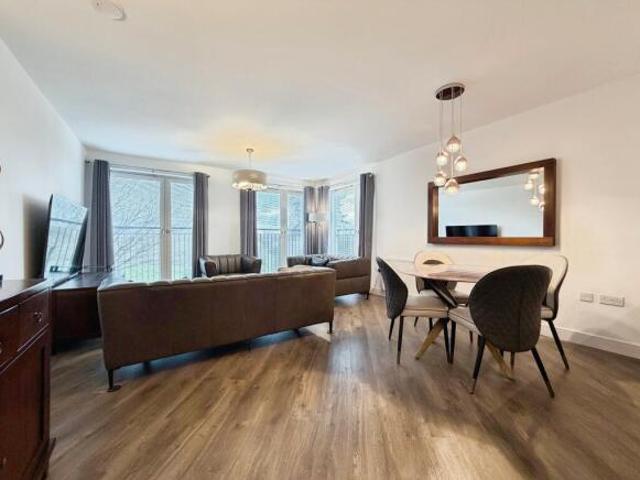 2 bedroom flat for sale in Calderwood Road, Glasgow, G43