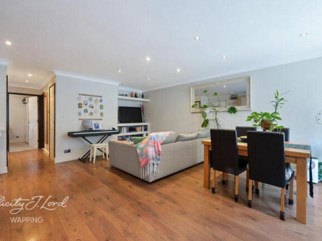 2 bedroom flat for sale in Cartwright Street, London E1