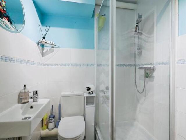 2 bedroom flat for sale in Carlisle Road, Eastbourne, BN20