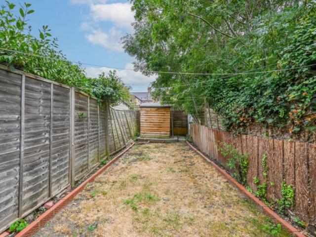 2 bedroom flat for sale in Carlyle Road, Ealing, London, W5