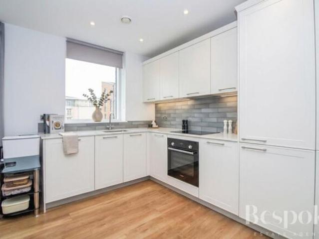 2 bedroom flat for sale in Carraway Street, Reading, RG1
