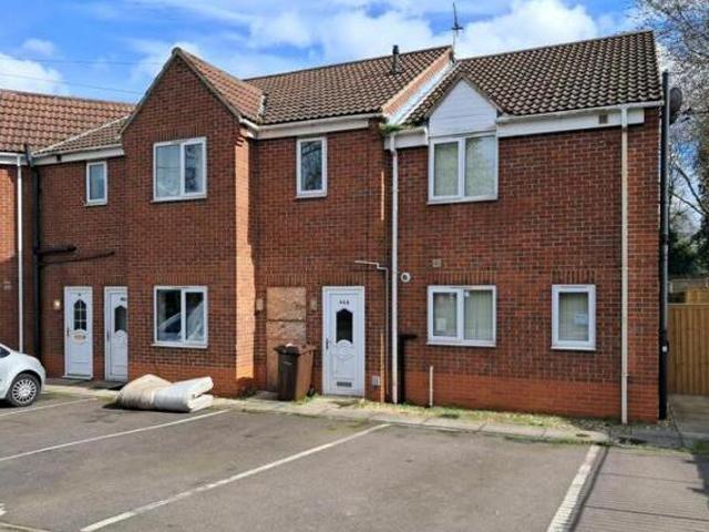 2 Bedroom Flat For Sale In Castleford, West Yorkshire