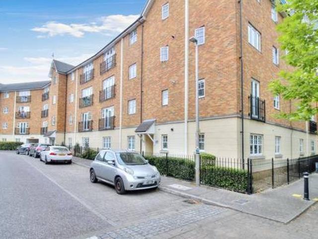 2 bedroom flat for sale in Caspian Way Purfleetonthames RM19