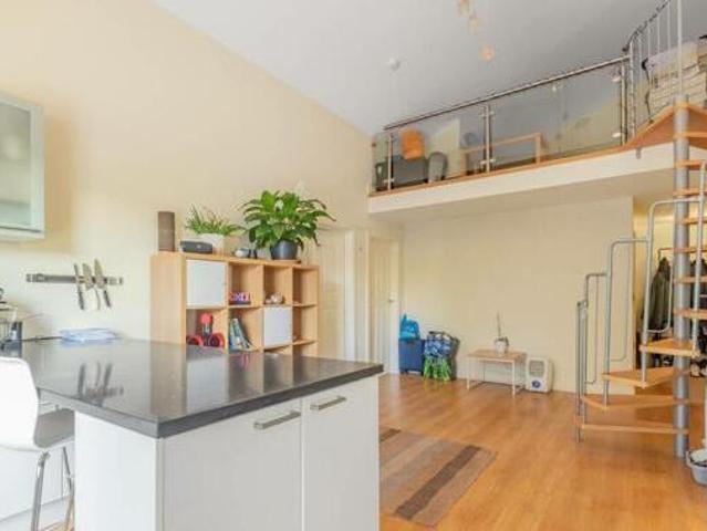 2 Bedroom Flat For Sale In Catford, London