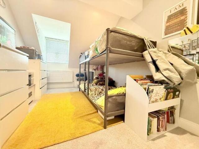 2 bedroom flat for sale in Catsbrook Road, Peddars Court, LU3