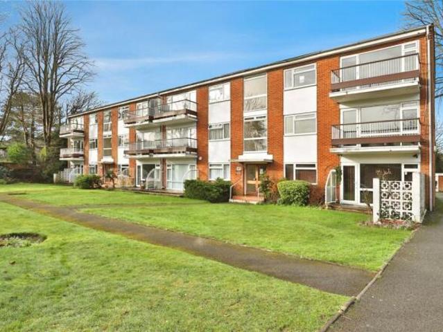 2 bedroom flat for sale in Cavendish Road, Dean Park, Bournemouth, Dorset, BH1