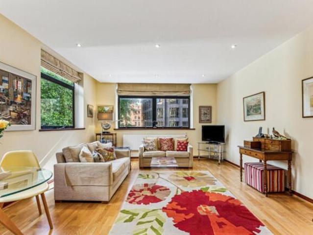 2 bedroom flat for sale in Caxton Street, St James's Park, SW1H