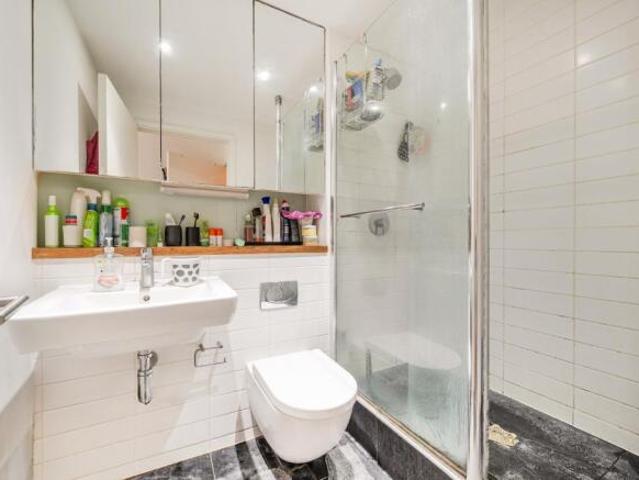 2 bedroom flat for sale in Central Reading, Berkshire, RG1