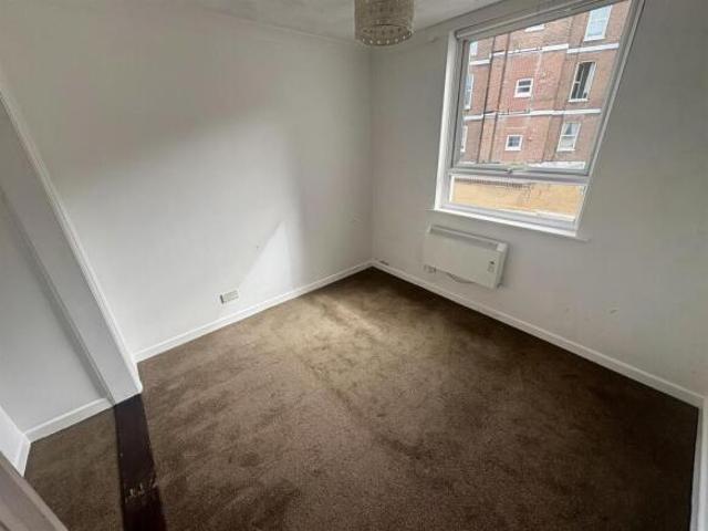 2 bedroom flat for sale in Cecil Place, Southsea, PO5