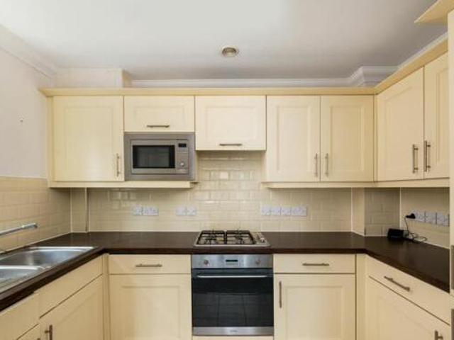 2 Bedroom Flat For Sale In Cedar Rise