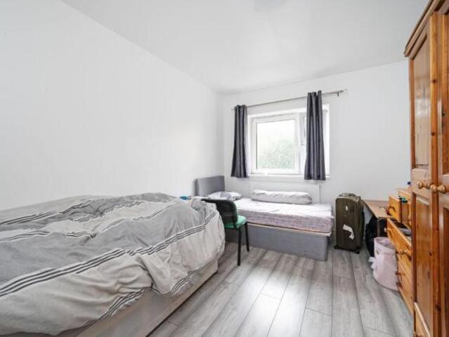 2 bedroom flat for sale in Cephas Ave, Bethnal Green, London, E1