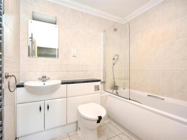 2 bedroom flat for sale in Chatham Green, Eastbourne, BN23