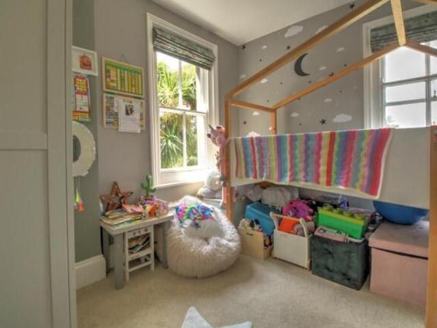 2 bedroom flat for sale in Chaucer Road, Worthing, BN11