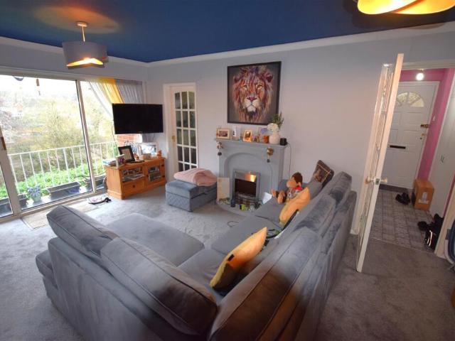 2 bedroom flat for sale in Chaddesley Court, Nod Rise, Coventry, CV5
