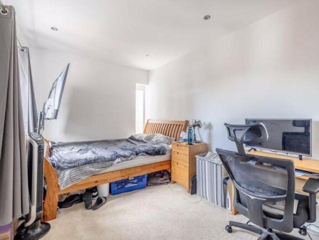 2 bedroom flat for sale in Chadwick Road, Langley, SL3