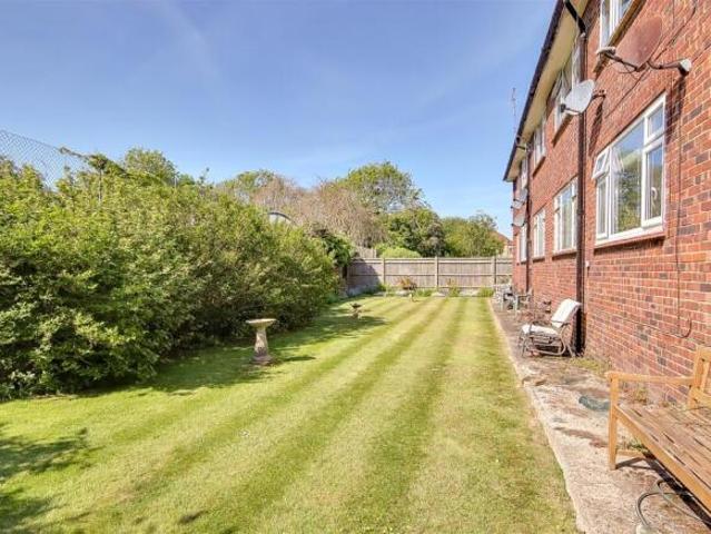 2 bedroom flat for sale in Chancton Close, Worthing, BN11