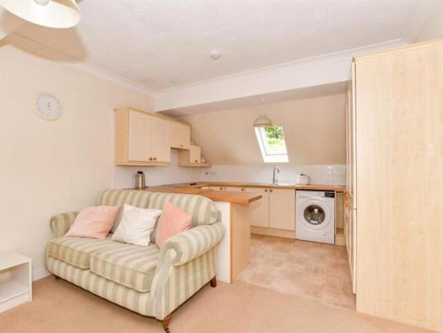 2 bedroom flat for sale in Chapel Road, Hothfield, Ashford, Kent, TN25