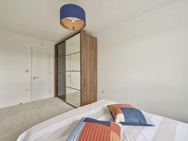 2 bedroom flat for sale in Chapter Way, South Wimbledon, London, SW19