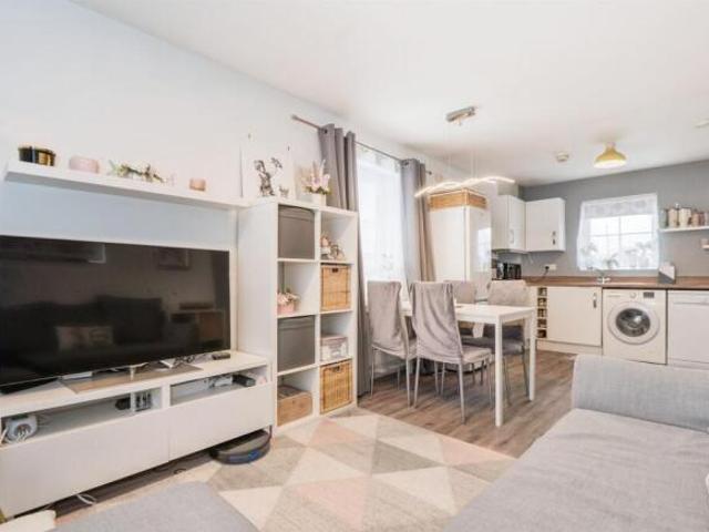 2 bedroom flat for sale in Charles Arden Close, Southampton, SO16