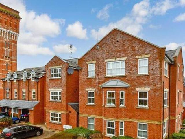 2 Bedroom Flat For Sale In Chartham Downs, Canterbury