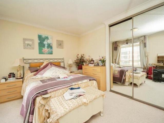 2 bedroom flat for sale in Chelmscote Road, Solihull, B92