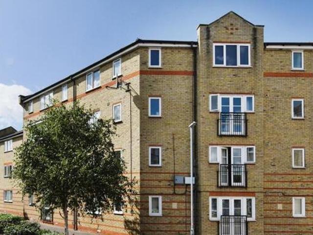 2 Bedroom Flat For Sale In Chelmsford, Essex