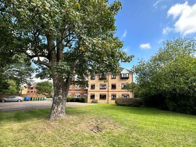 2 Bedroom Flat For Sale In Chelmsford