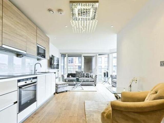 2 Bedroom Flat For Sale In Chelsea Creek, London
