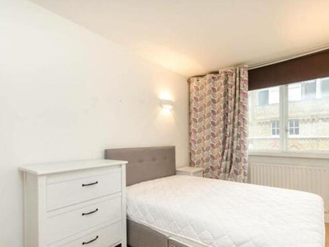 2 Bedroom Flat For Sale In Chelsea, London