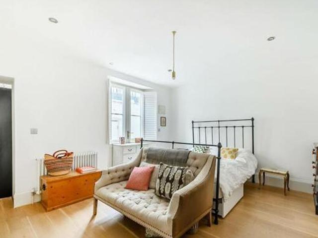 2 Bedroom Flat For Sale In Chelsea, London