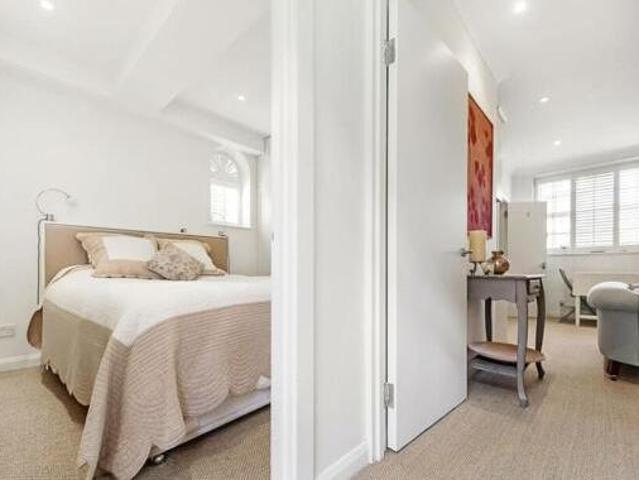 2 Bedroom Flat For Sale In Chelsea, London