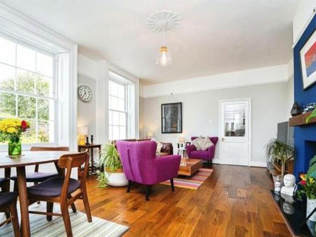 2 Bedroom Flat For Sale In Cheltenham, Gloucestershire
