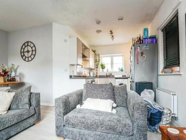 2 Bedroom Flat For Sale In Cheltenham, Gloucestershire